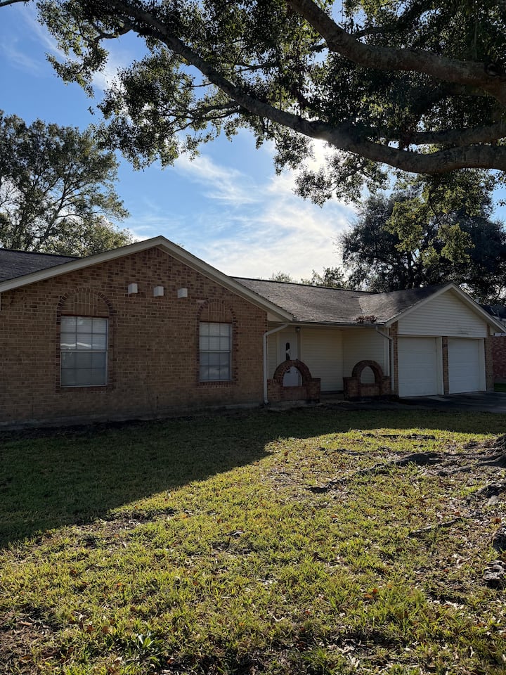 The Dixon House - Danbury, TX