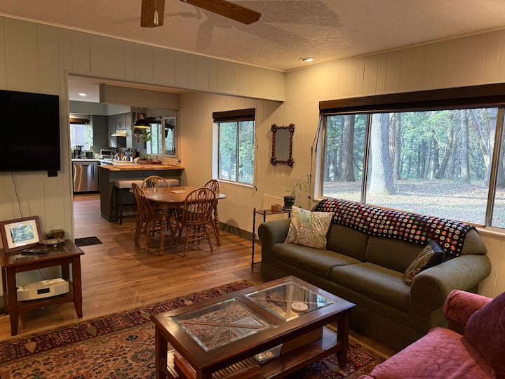 Dunsmuir Haven House: Ski, Fish, Hike - Dunsmuir, CA