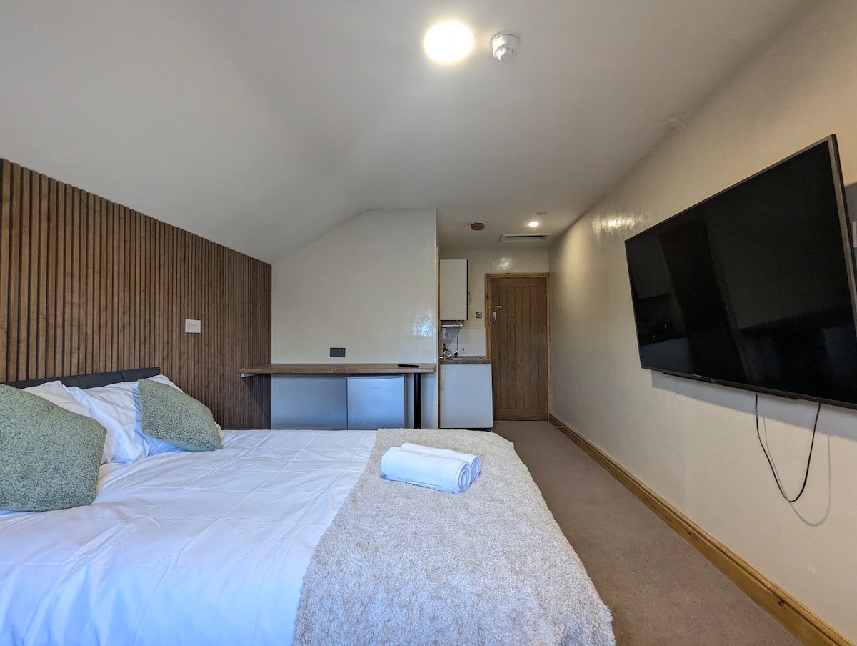 Inner-City Bedsit 7 - Flats for Rent in Cardiff, Wales, United Kingdom ...