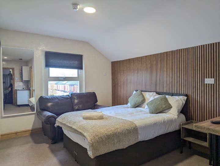 Inner-city Bedsit 7 - Cardiff
