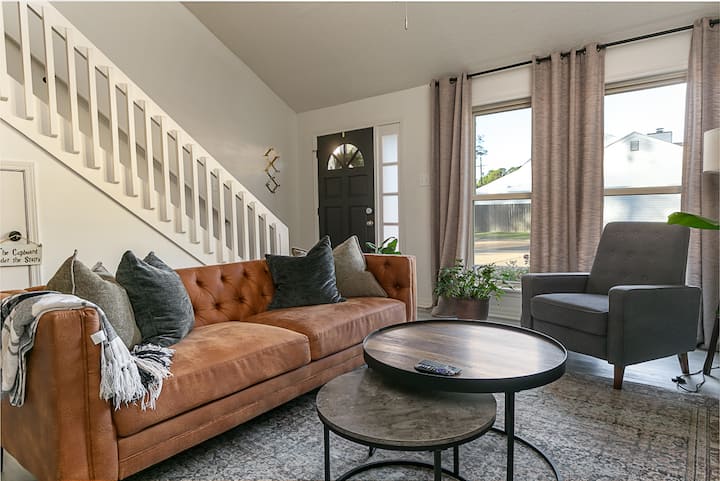 Cameron's Cottage: Stylish, 2-bedroom Townhome - Ruston, LA