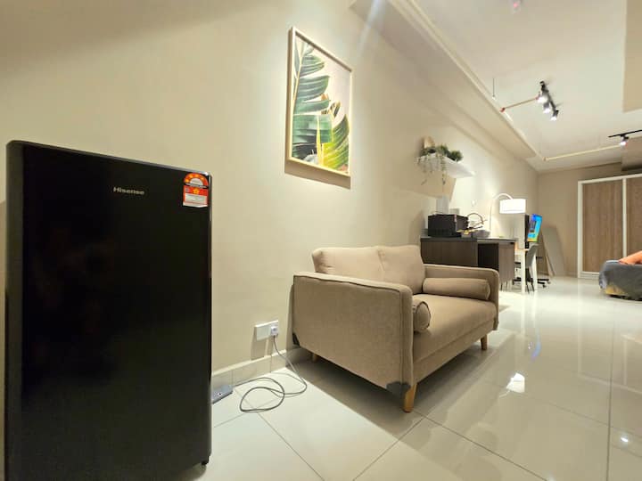 Premium Edumetro Subang Sunway Segi Wifi Netflix - Subang Jaya