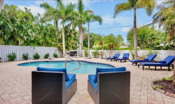 New! Gorgeous Home On Ami. Heated Pool! - Anna María, FL