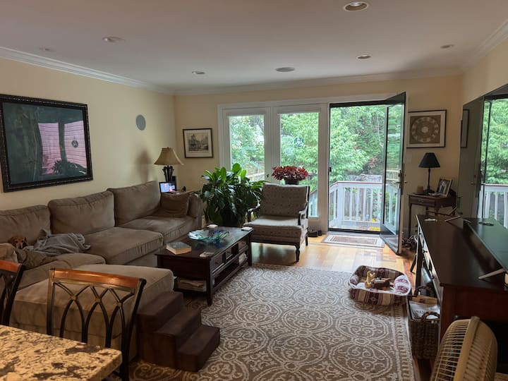Old Town Gem With Open Living Space - Alexandria, VA