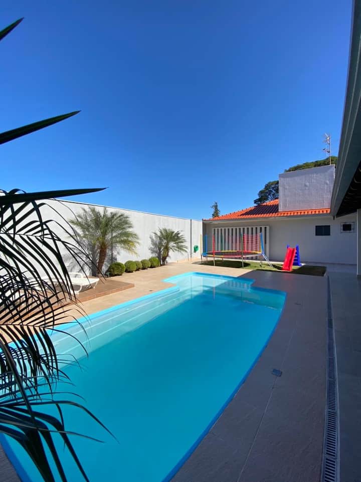 Casa Com Piscina Na Zona 05 - Maringá