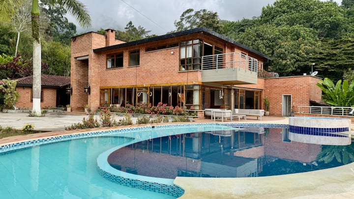 Hermosa Finca En El Limonar |Piscina+jacuzzi+turco - Copacabana