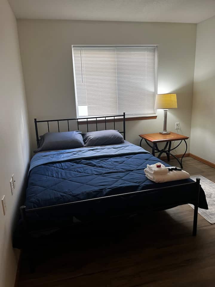 3-bedroom 2-bathroom Apt. Minutes From Qts/airport - Cedar Rapids, IA