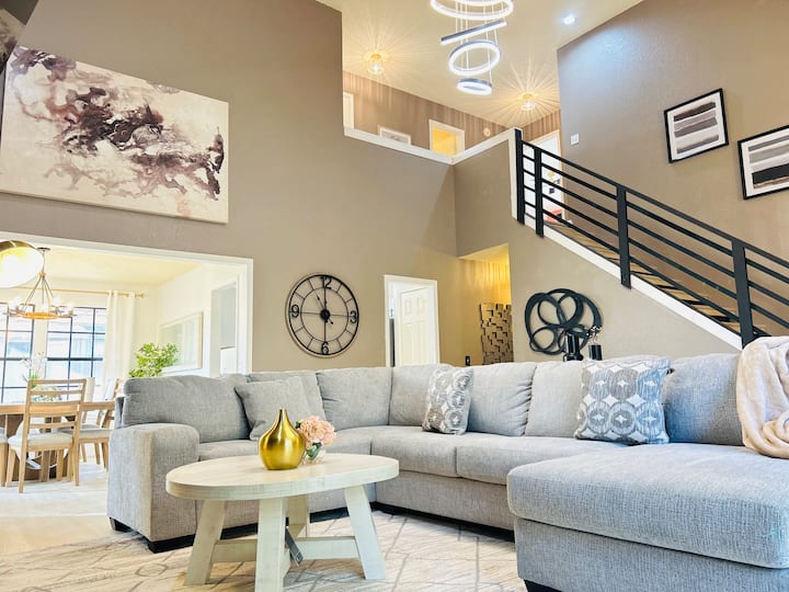 Modern Skyloft Getaway - Tulsa, OK