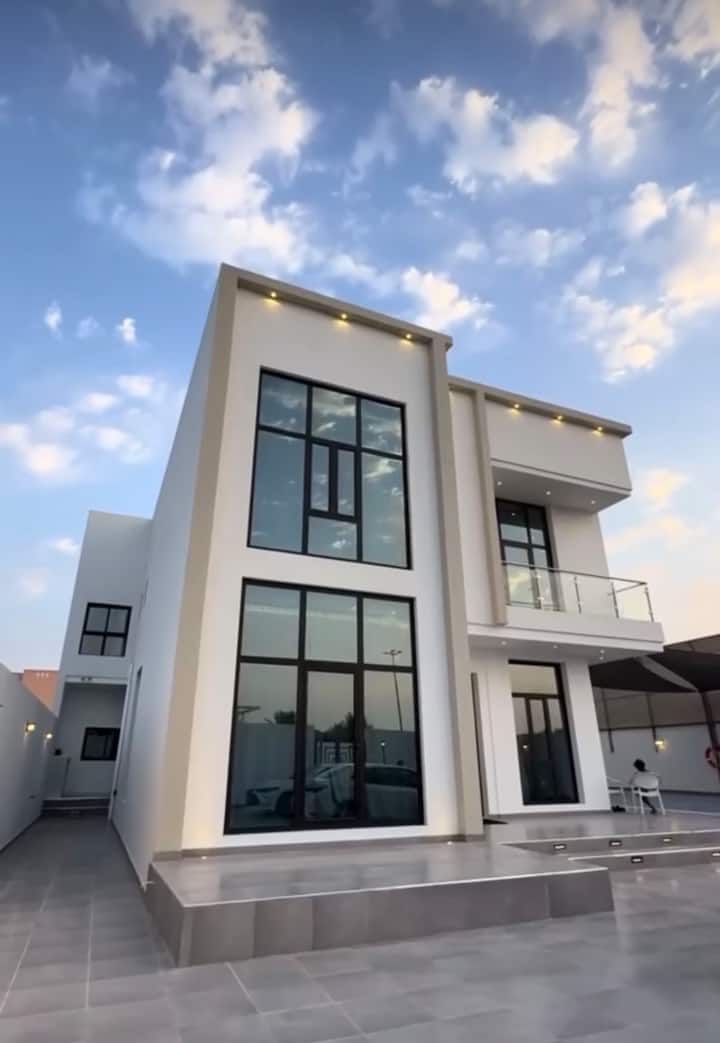 4 Bedroom Villa In Zallaq - Bahrain