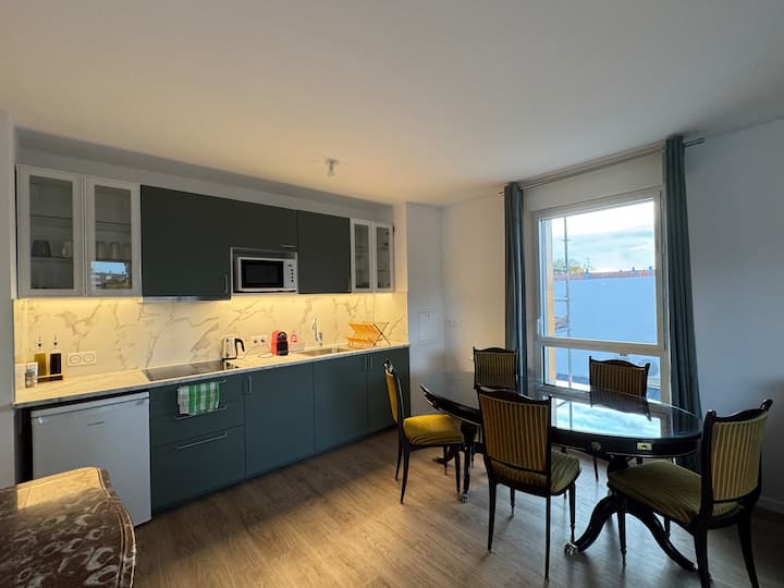 Executive Apartment, Confortable à 10 Min De Paris - Aubervilliers