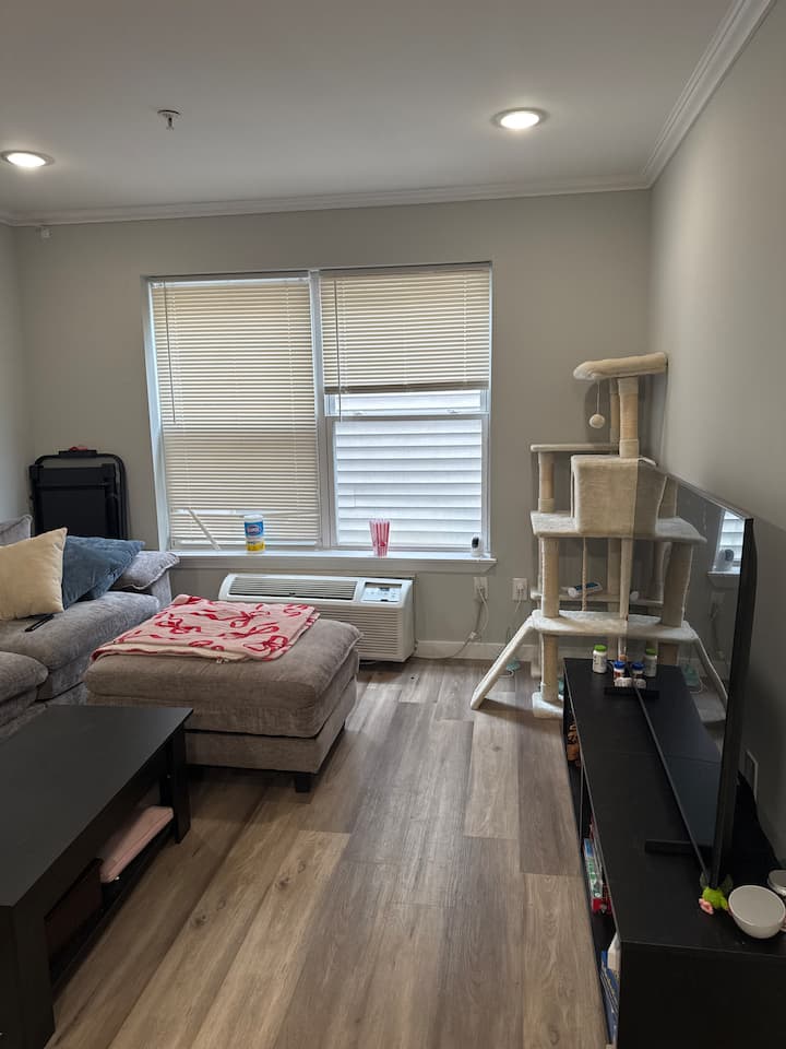 Spacious 1br Apartment With Parking & Laundry - Paterson, NJ