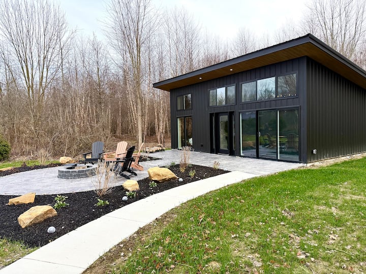 Cowboy Christmas Cabin @Austinpinescabins - Geneva-on-the-Lake, OH