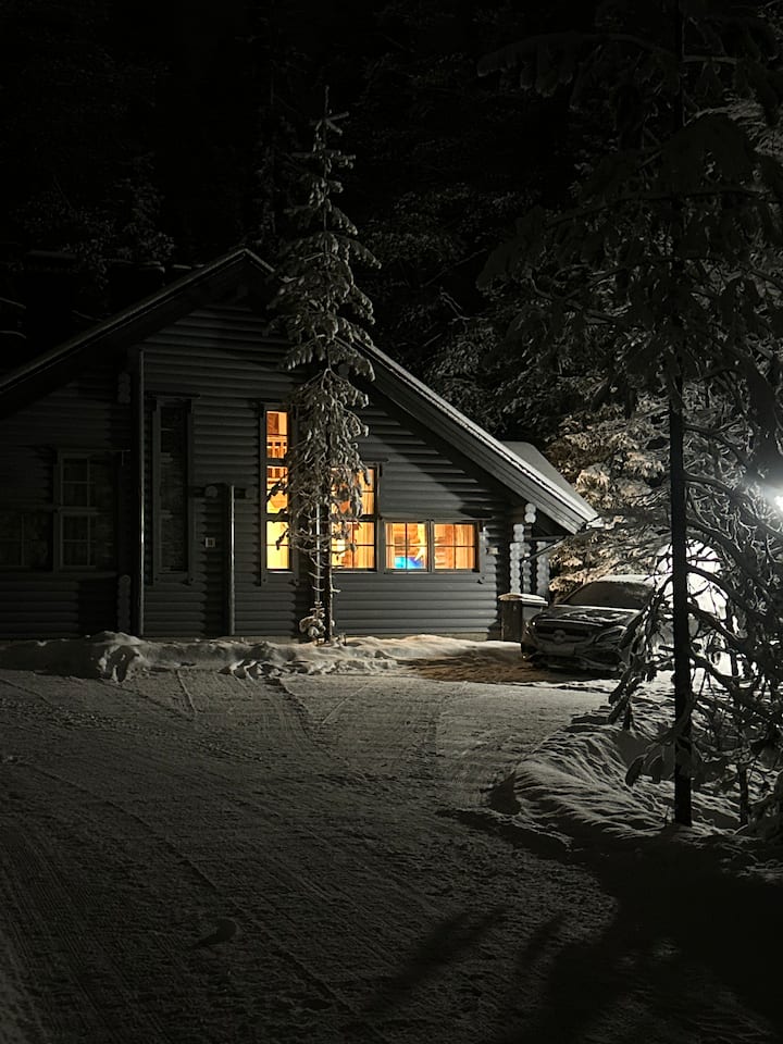 Tunnelmallinen Hirsimökki Rukan Kesäjärvellä - Ruka