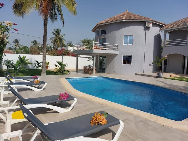 Villa 8 Chambres à 1 Min De La Mer – Saly - Senegal
