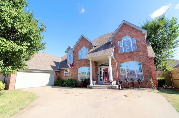 Huge With Pool & Hot Tub. 3 Ponds, 3 Miles To Ou - Lake Thunderbird, OK