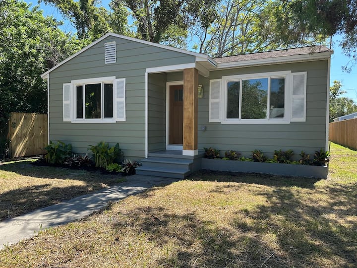 Cozy 3br/2ba Coastal Home Near Beaches&marinas - St. Petersburg, FL