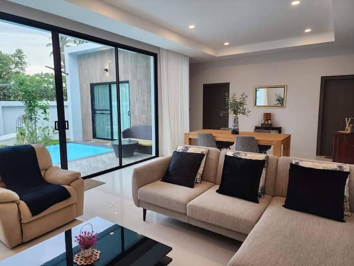 Hivery Modern Pool Villa 2, 71.2sm - Jomtien