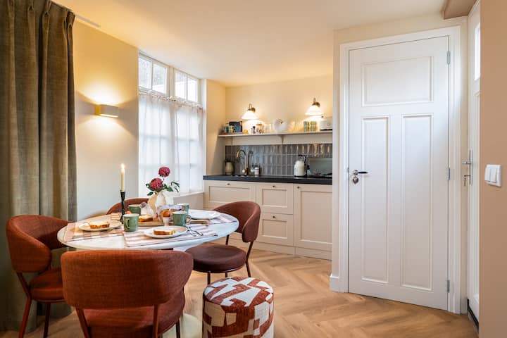 Familieverblijf Nabij Centrum (Gratis Parkeren) - 레이와르던