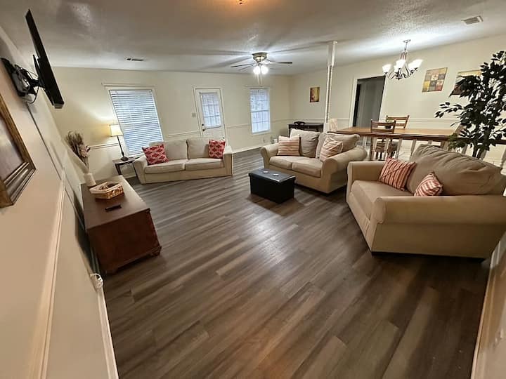 Unwind On Webster - Monroe, LA