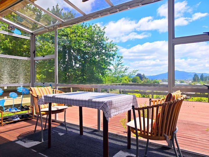 Lake&mountain View Garden Studio - Rotorua