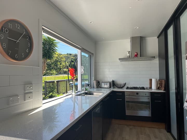 Home In Waiheke Island, Oneroa - Waiheke Island