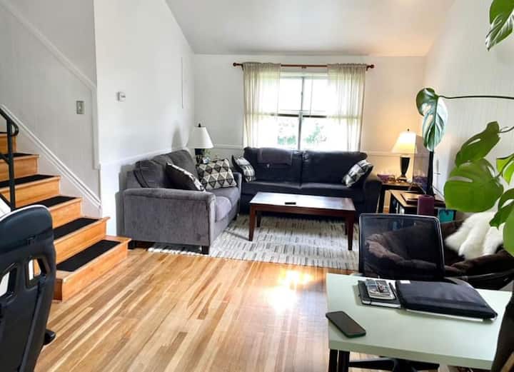 Towson Split Level Easy Access - Towson, MD