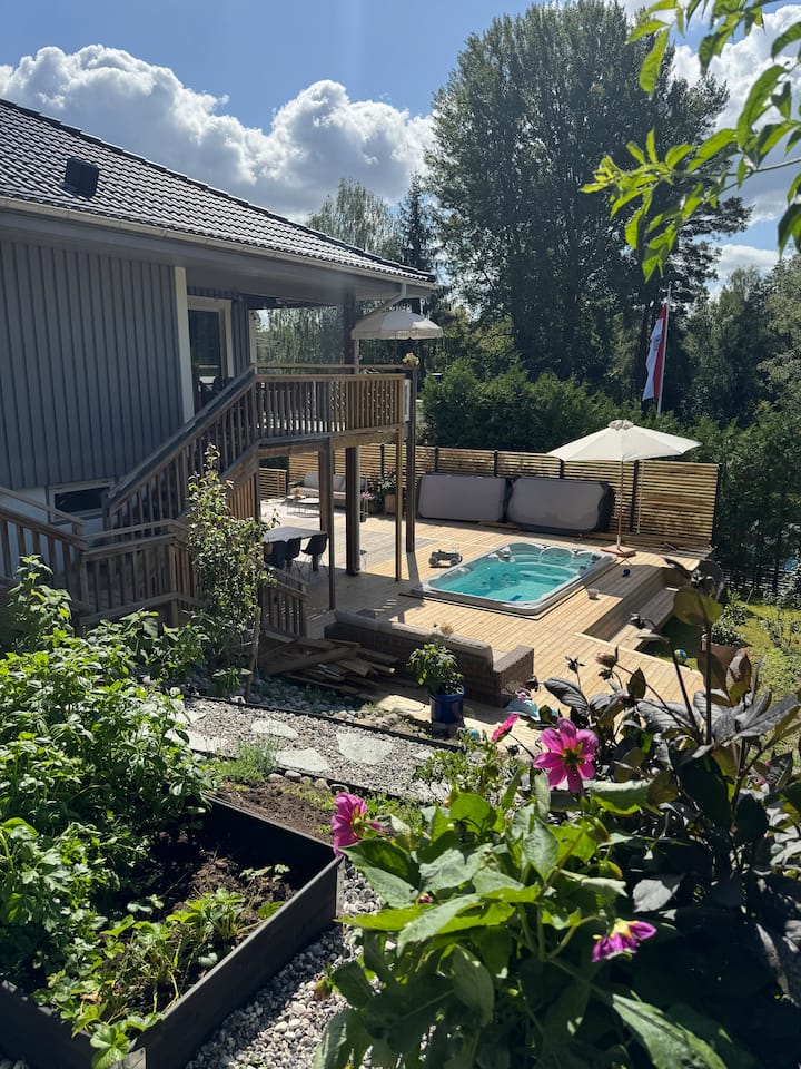 Sjönära Boende Med Tillgång Till Brygga Och Strand - Suecia