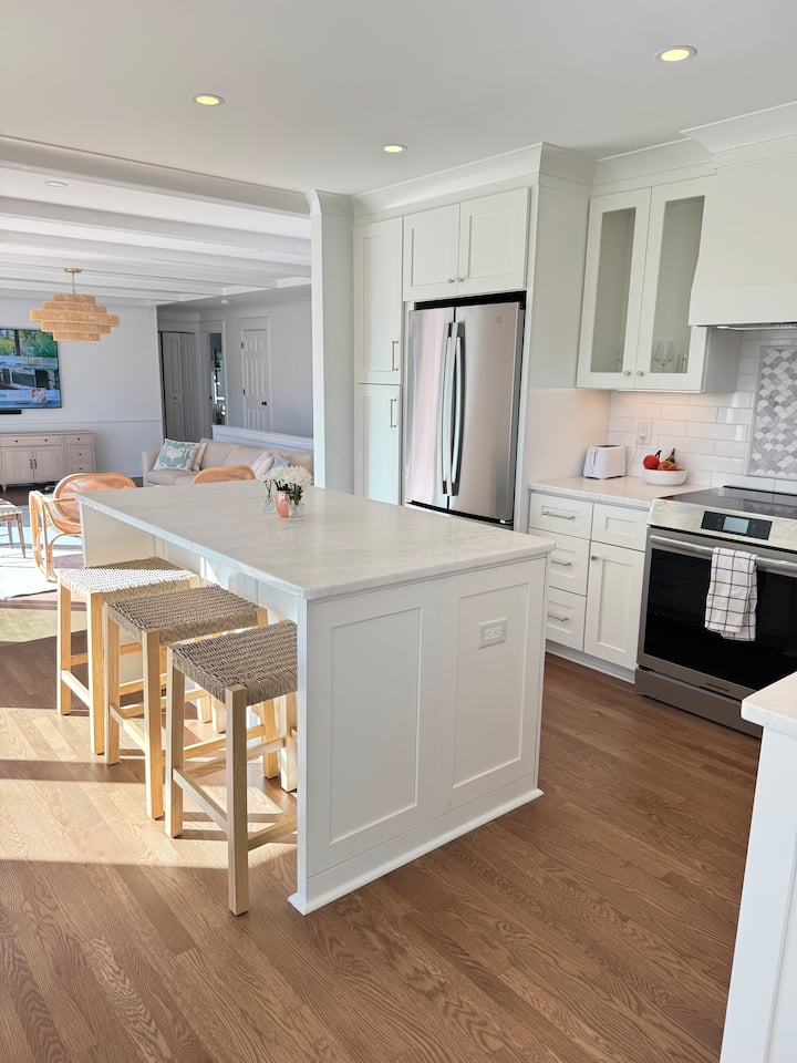 Waterfront, Renovated Home With Private Boat Dock - Wrightsville Beach, NC