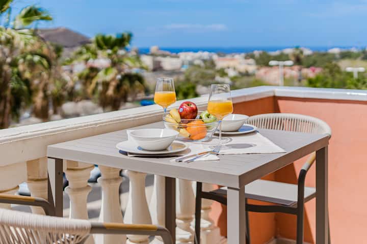 Summer Dreams: Apartment With Sea View - Los Cristianos
