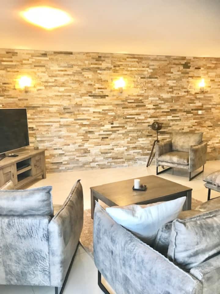 Spacious 4 Bedroom Apartment - Quiet Neighborhood - Landstuhl