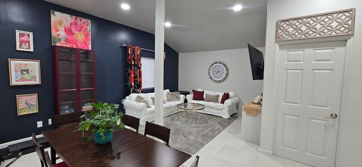 The Summit House - Sandy Beach, Hillsdale