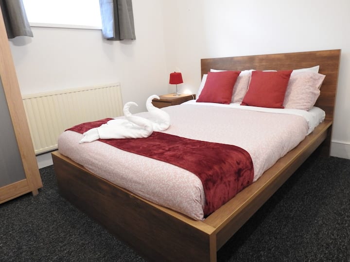 The City Haven | Cosy - Large Rooms - Central - Chingford