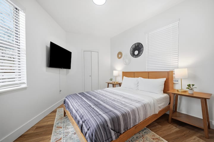 Dormont/pittsburgh @1b Stylish & Modern 1bd W/prkg - Pittsburgh, PA