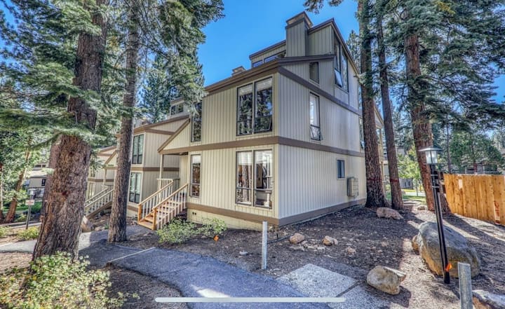 3bd+loft* Fast Wifi* 3 Min To Beach* 7 Min To Ski - North Lake Tahoe, CA