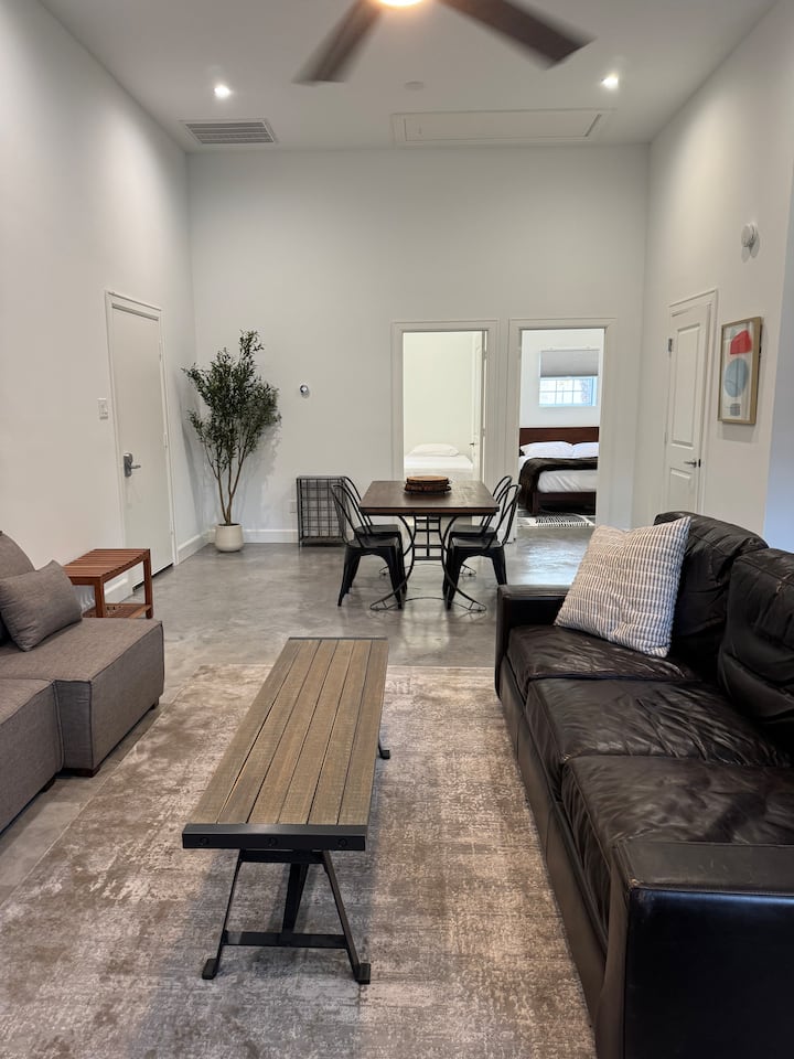 Minimalist Modern
Guest Apartment - The Village, Conroe