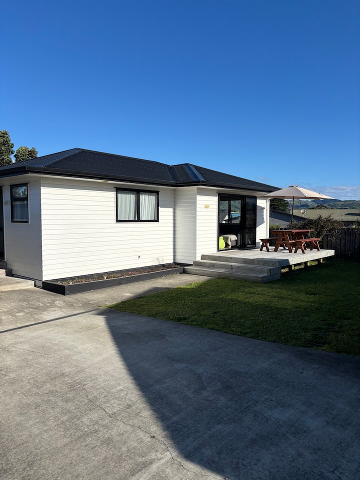 Sun And Fun In The Bay - Porirua