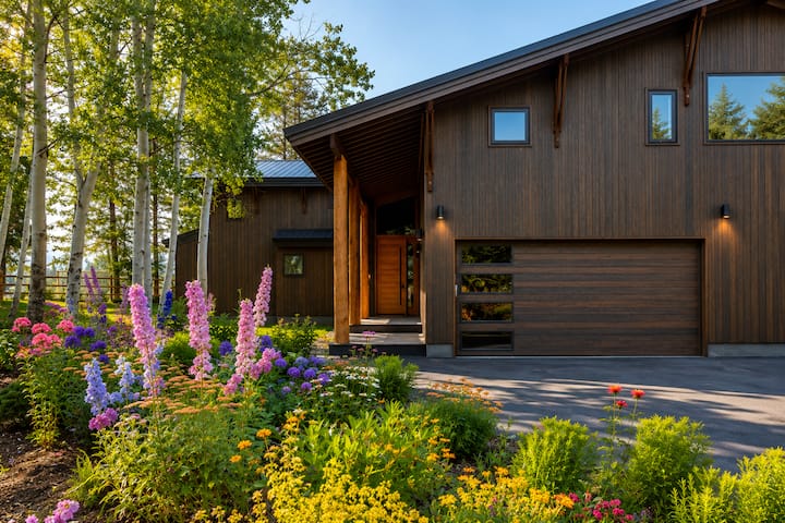 Sawtooth Modern | Steps To River | Hot Tub | Ski - Sun Valley, ID
