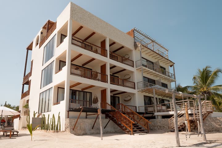 Descubre Tu Refugio Frente Al Mar En Isla Holbox - Isla Holbox