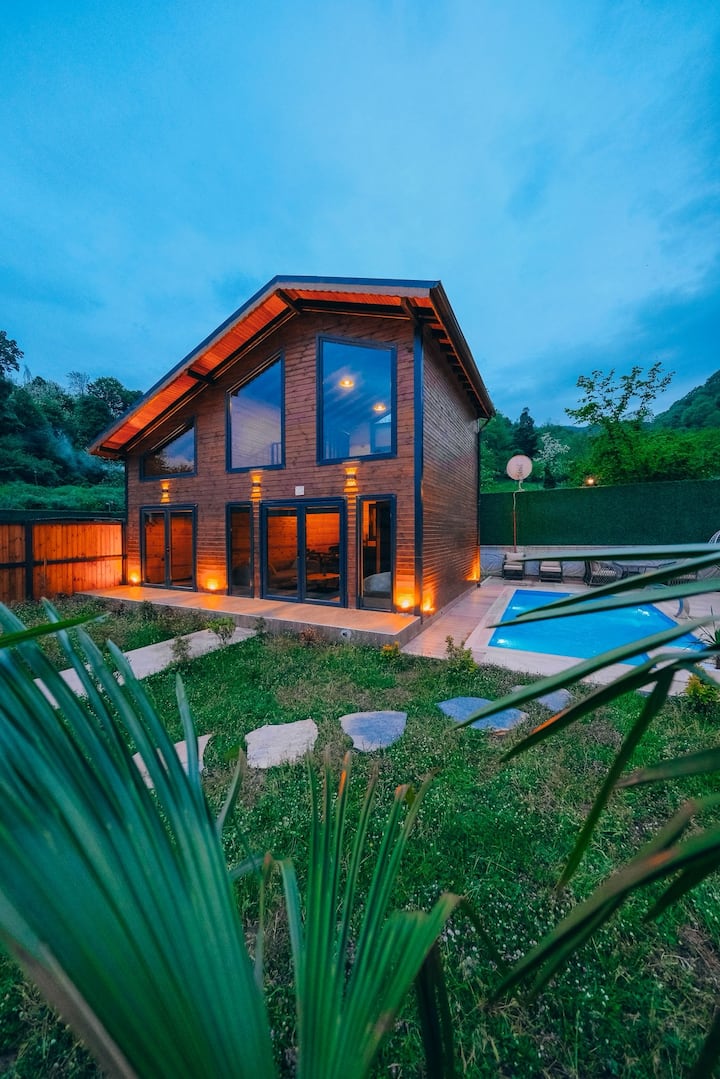 Kartepe De Sıcak Havuzlu Jakuzili 2+1 Bungalov - Kartepe