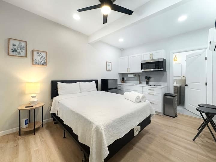 Newly Remodeled Studio With Private Yard & Parking - El Paso, TX