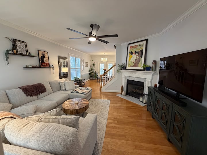 Comfy & Quiet 3br Retreat • Dog-friendly - 롤리