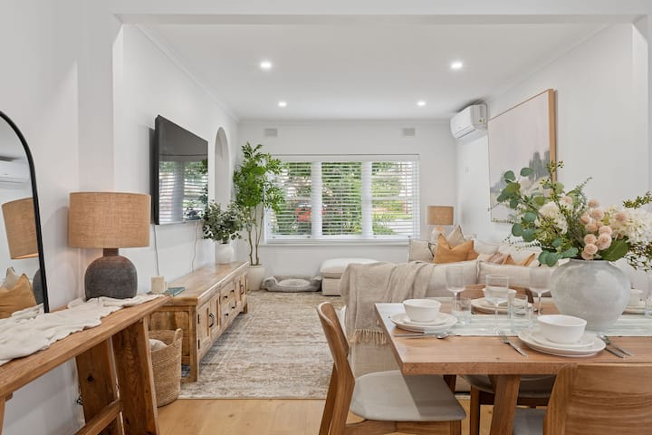 Sydney Super Stylish Cosy Comfy Cute - Adelaide