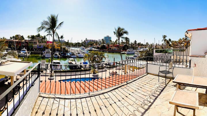 Bonita Villa Ubicada En Marina Vallarta. - Mexico