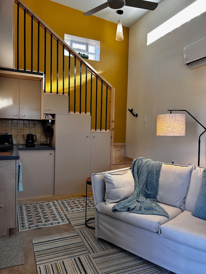 Central Tiny House W/ Big Style~near Csv Hospital - Santa Fe, NM