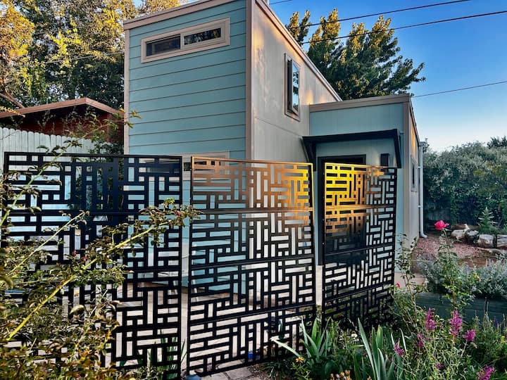 Styish Central Tiny House ~ Near Csv Hospital - Santa Fe, NM