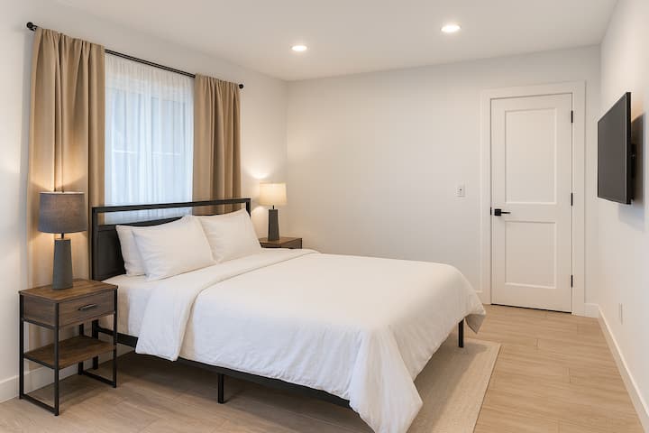 Fresh 3 Bedroom House/downtown - Sacramento, CA