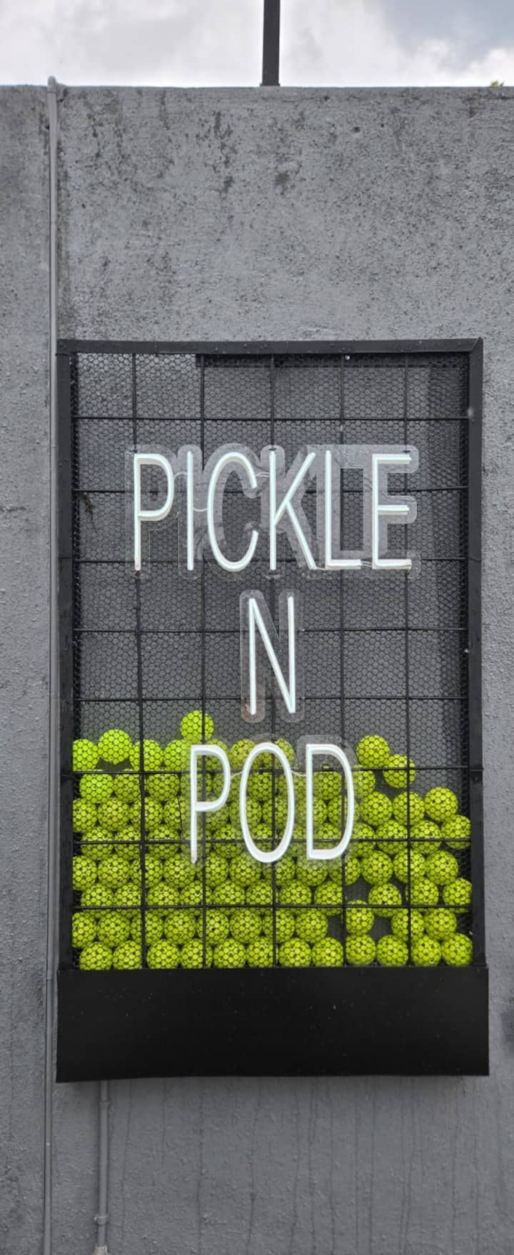 Pickle N Pod 2. Fun Villa With Pickleball Court - Sukoharjo
