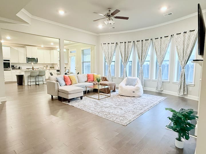 Luxury 5br/4ba /Game Room /Open Kitchen/living - Lawrenceville, GA