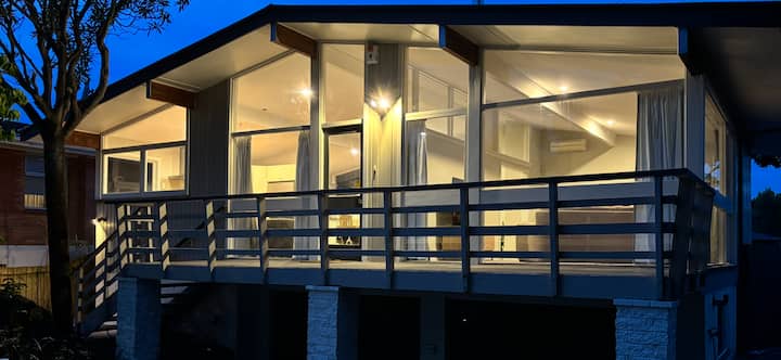 Lucky Number 8, 4br. Free Parking Close To Airport - 