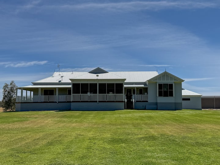 Mcmillan House - Swan Hill